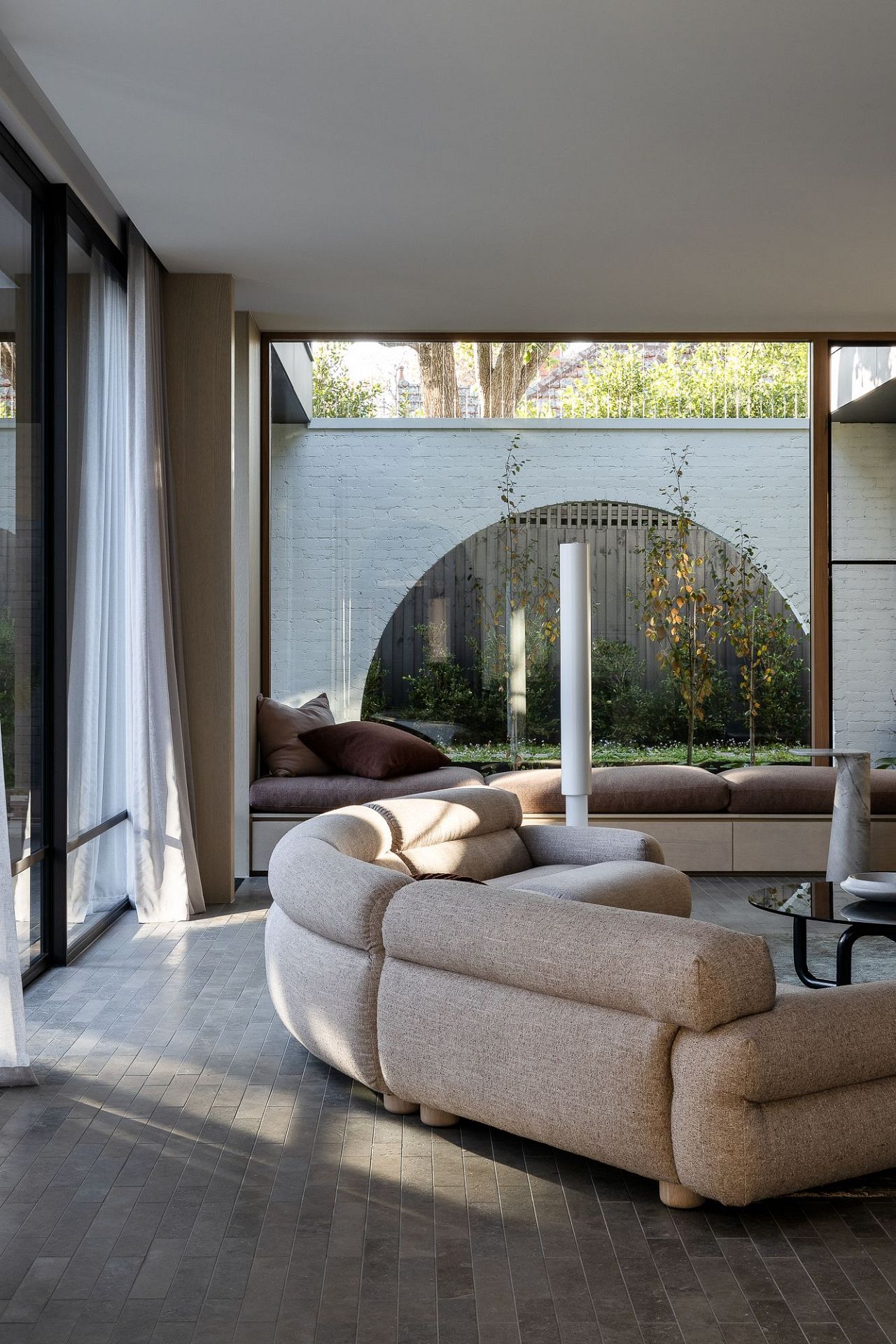 Marathon House by Neil Architecture | New Volumes